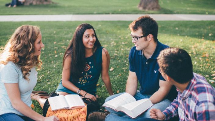 Creating the Right Small Group Environment | Ministère de Campus Pour ...